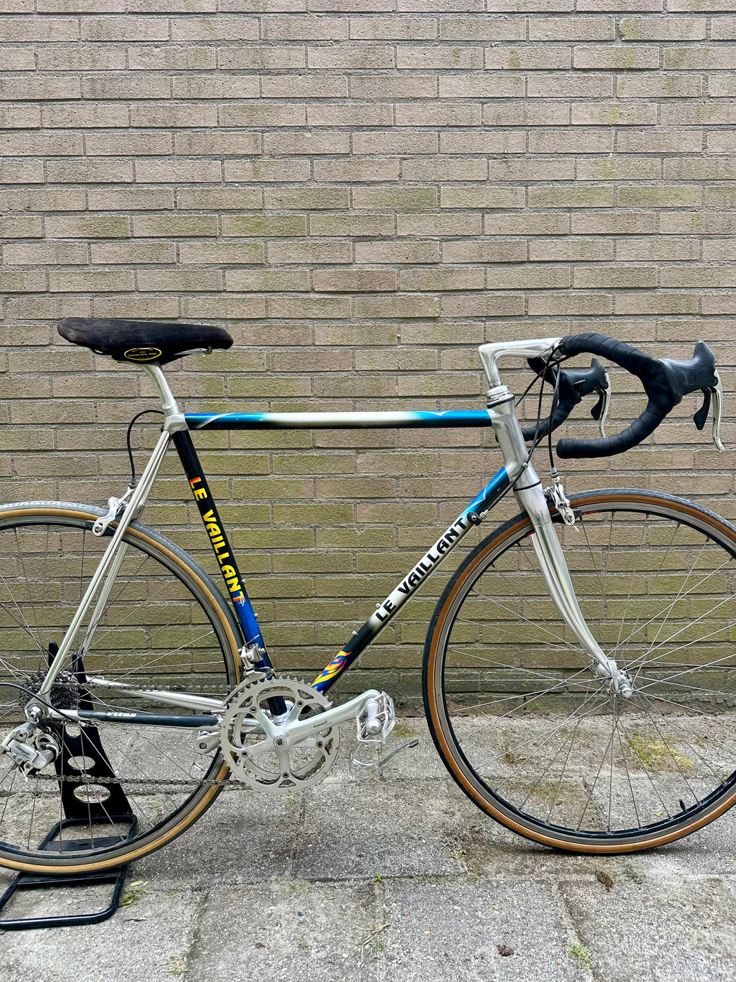 Retro Bike Rotterdam vintage steel racing bicycles and components