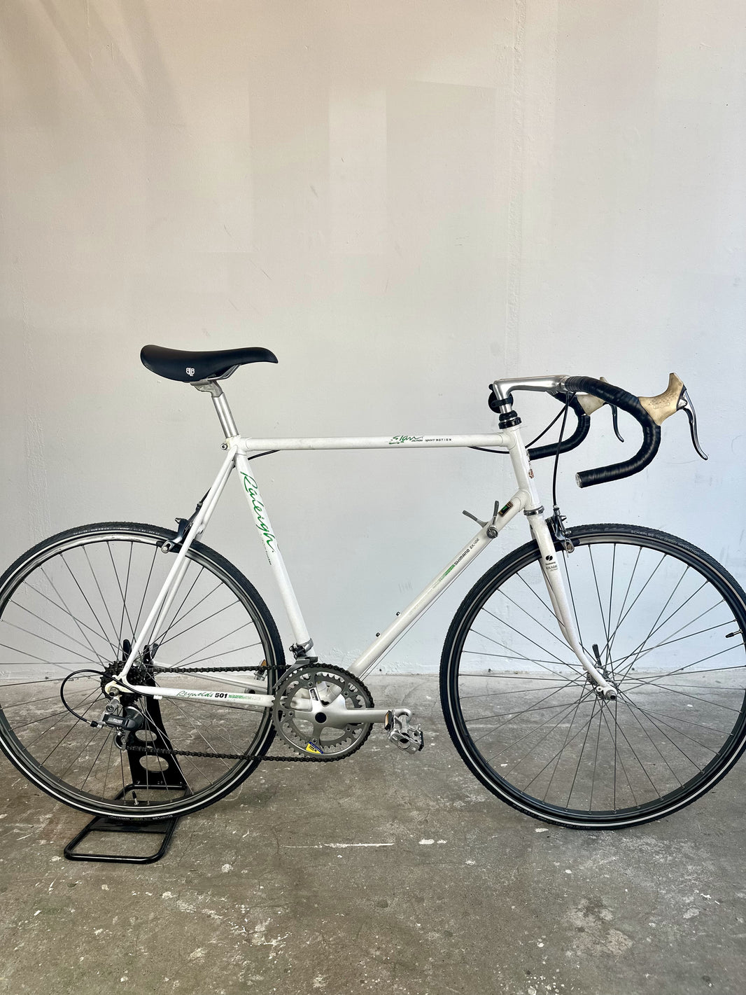 Retro Bike Rotterdam vintage steel racing bicycles and components
